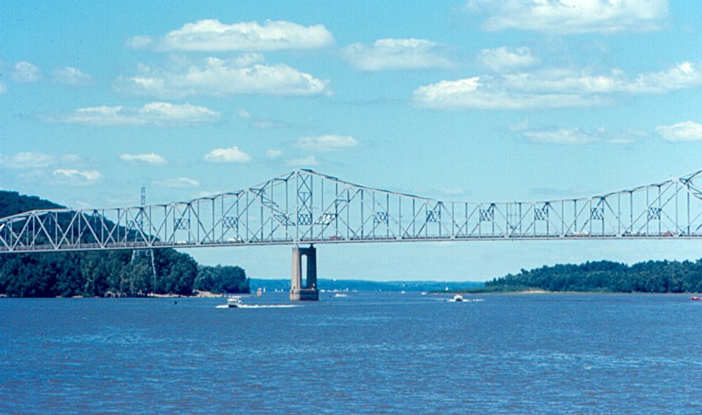 10 Things To Do In Peoria: Complete Guide To The Illinois River's ...