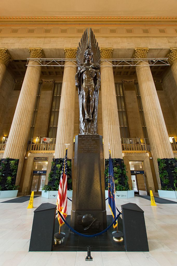 10 Things To See & Do When Traveling Through Philadelphia's Amtrak Station