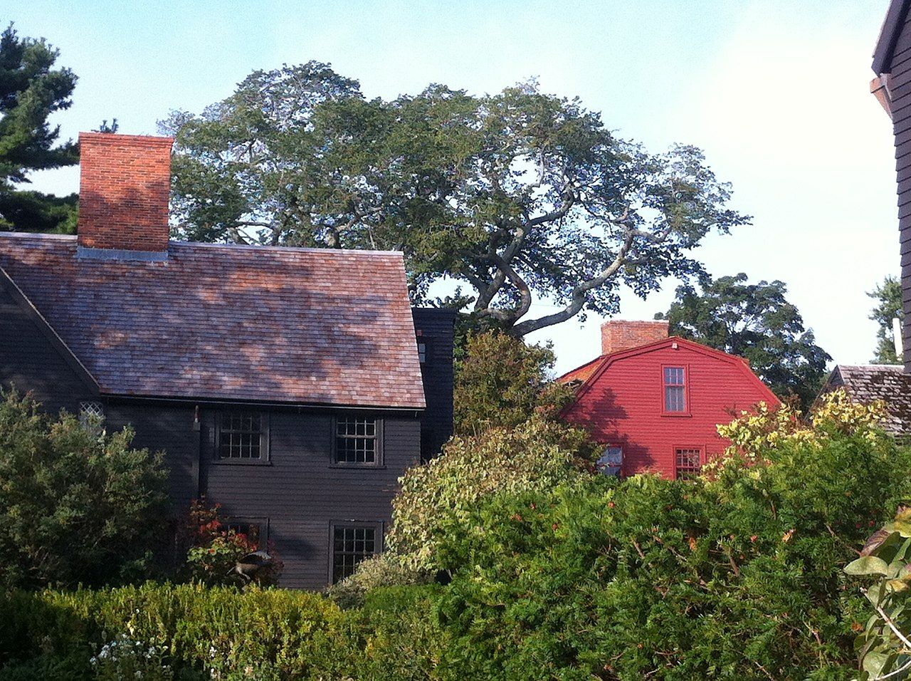 10 Best Shops To Visit In Salem For The Witchy Travelers