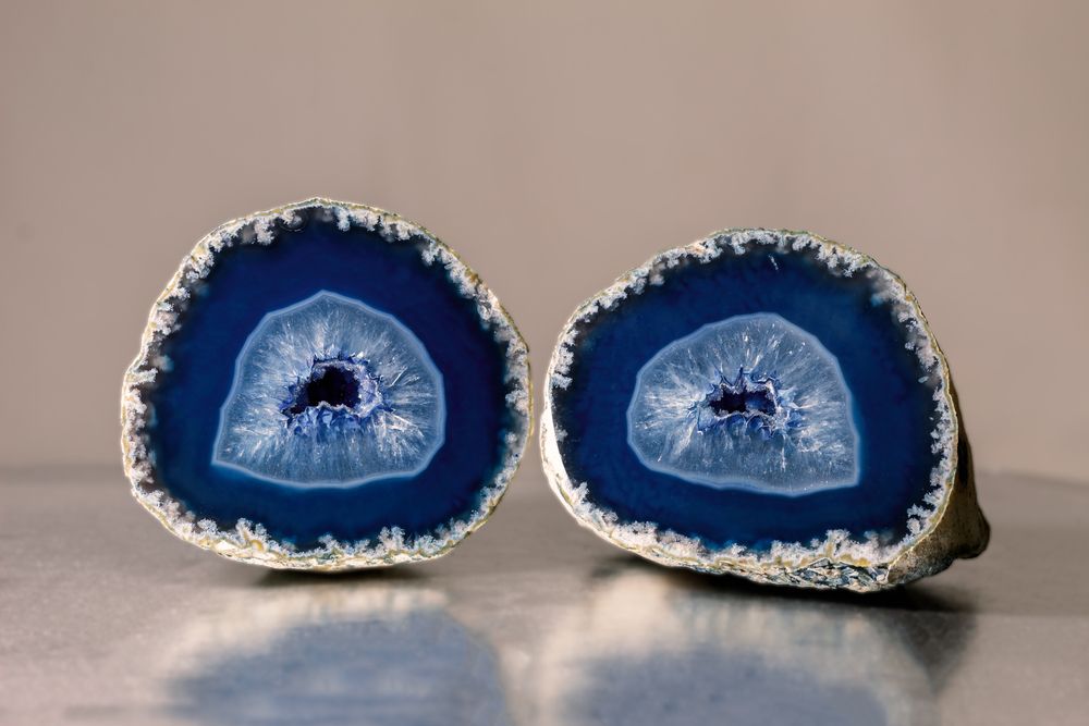 10 Best Rock Hunting Beaches In Lower Michigan