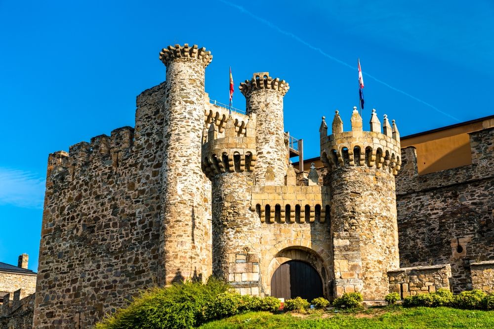 These Are 10 Of The Most Beautiful & Impressive Castles In Spain