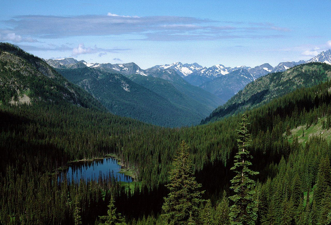 10 Beautiful Hikes In Washington State To Do In The Fall