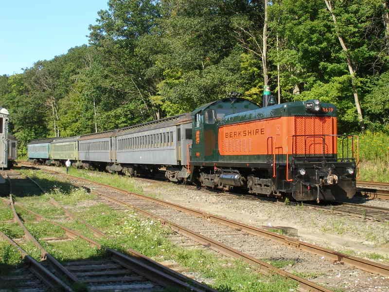 10 Scenic Train Rides Throughout New England With The Best Views
