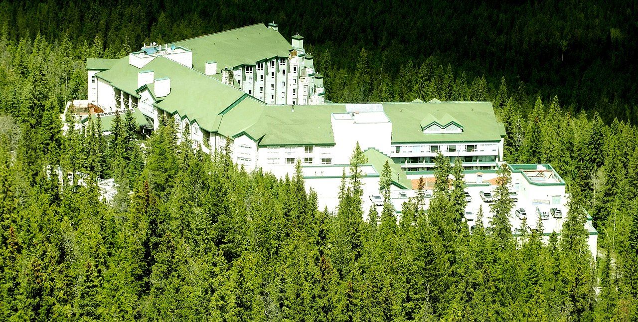 10 Best Restaurants To Visit On A Mountain Vacation In Banff