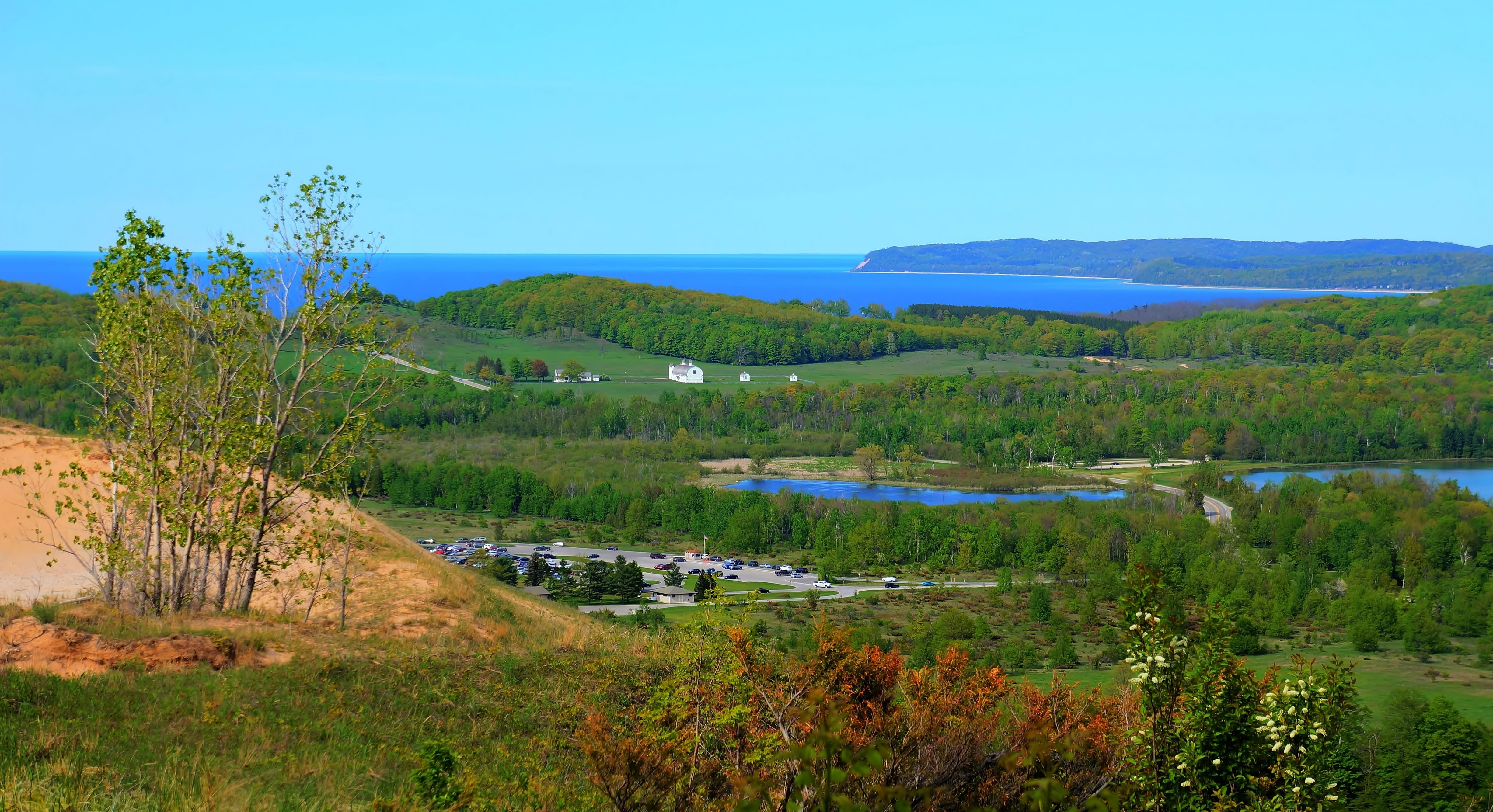 These Scenic Michigan Towns Are Even Better In The Fall