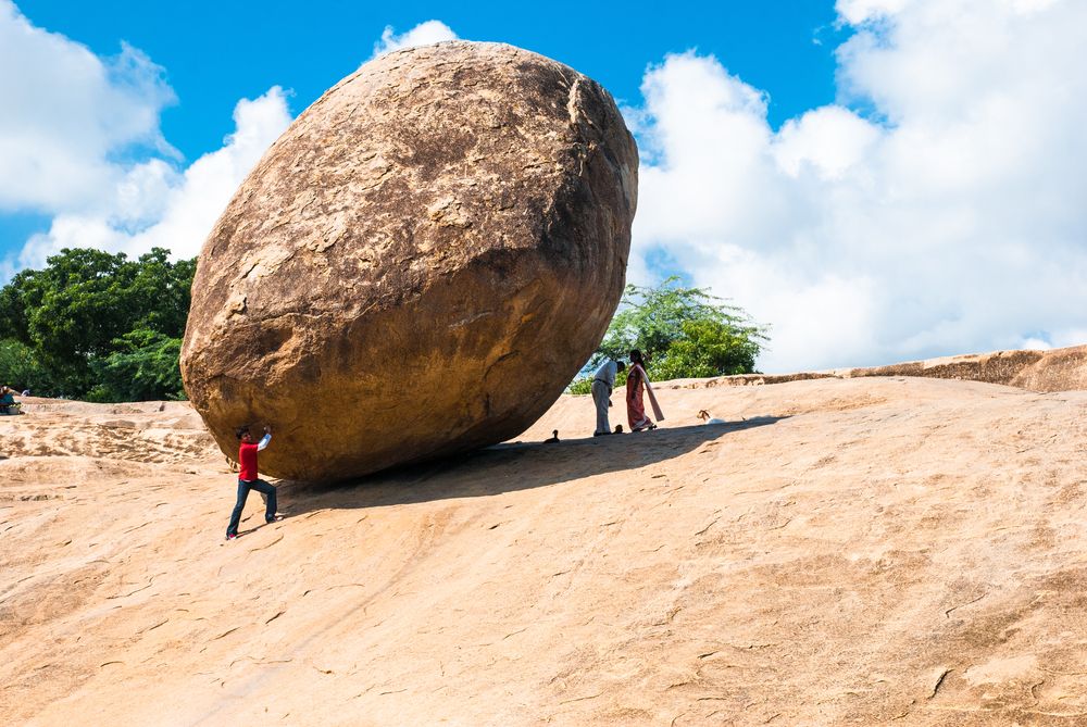 10 Incredible Balanced Rocks To Discover Around The World That Defy All ...