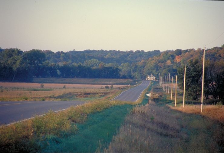 Fall Road Trips: 10 Scenic Drives to Take in the Midwest In October