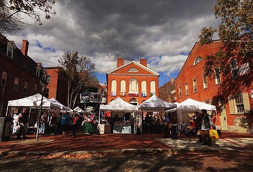 10 Of The Best Ghost Tours In Salem That Combine History With Horror
