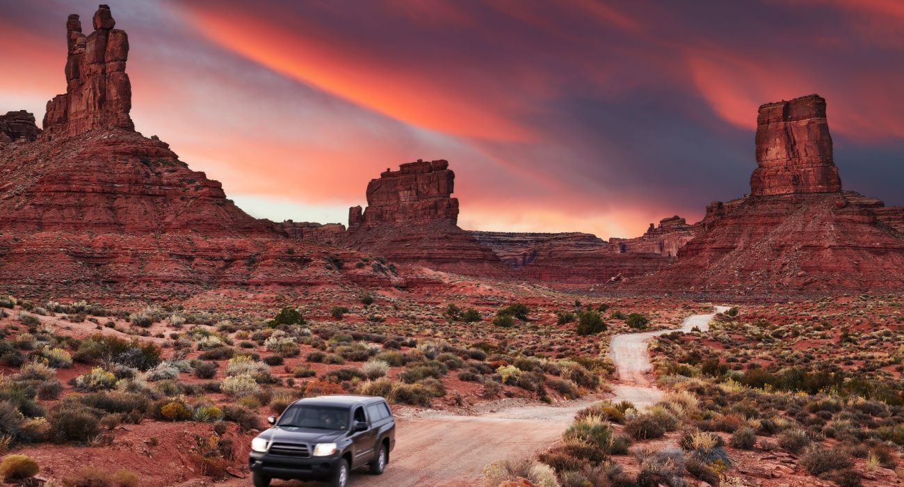 Why Utah's Valley of the Gods North Of Monument Valley Is Also Worth ...