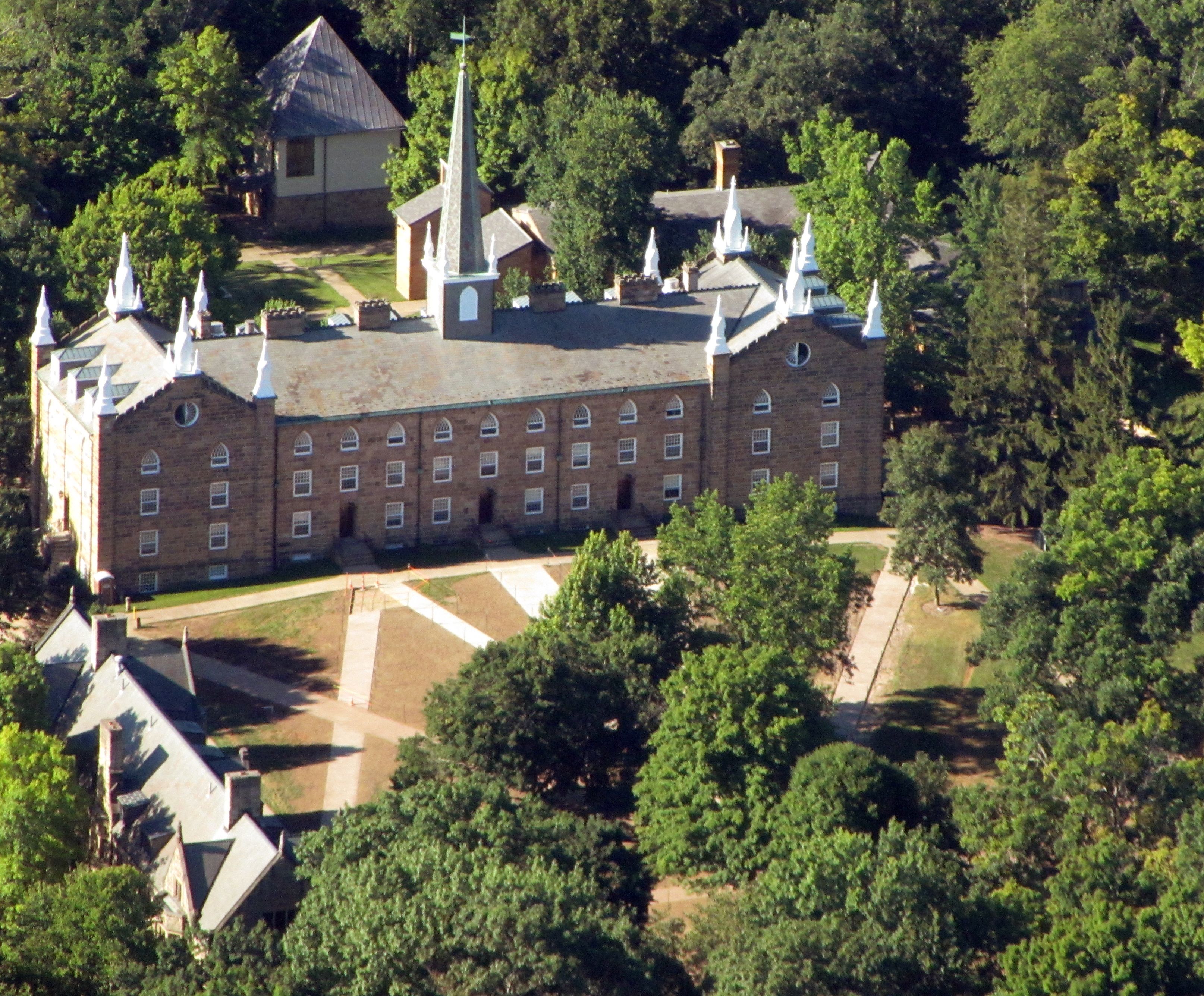 10 Most Beautiful College Campuses In The Midwest