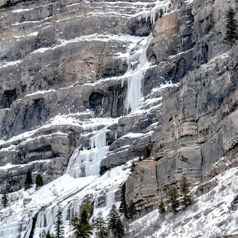 These Frozen Waterfall Hikes Are The Most Beautiful In The US