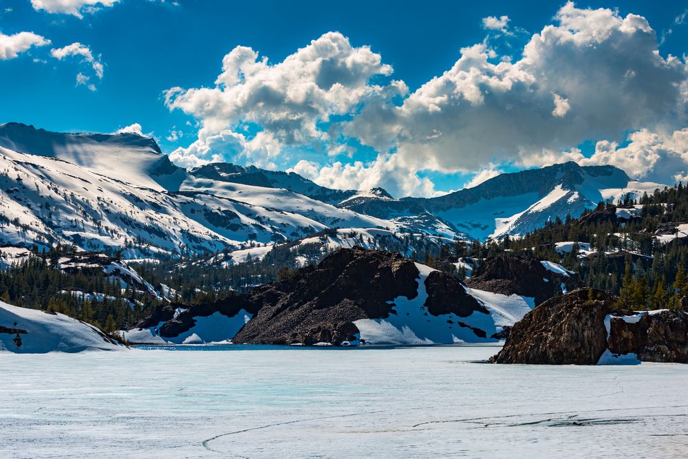 10 Frozen Lakes That Are Easily Visited During Winter