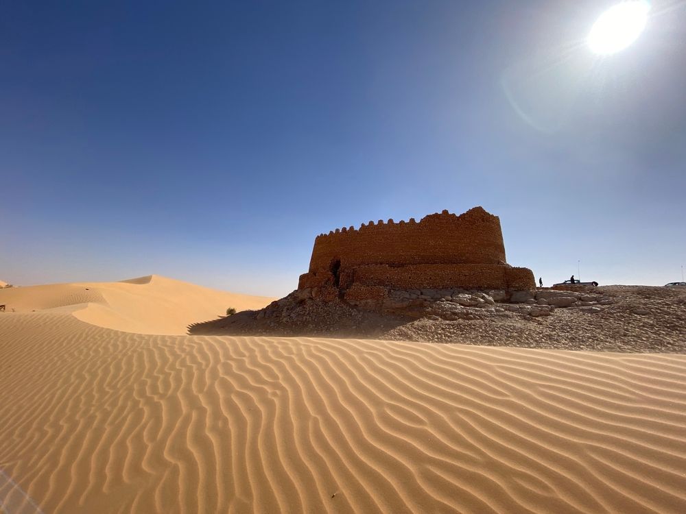 The Puzzling Ksar Draa Is A Lost Castle-Like Mystery Of The Sand Dunes ...
