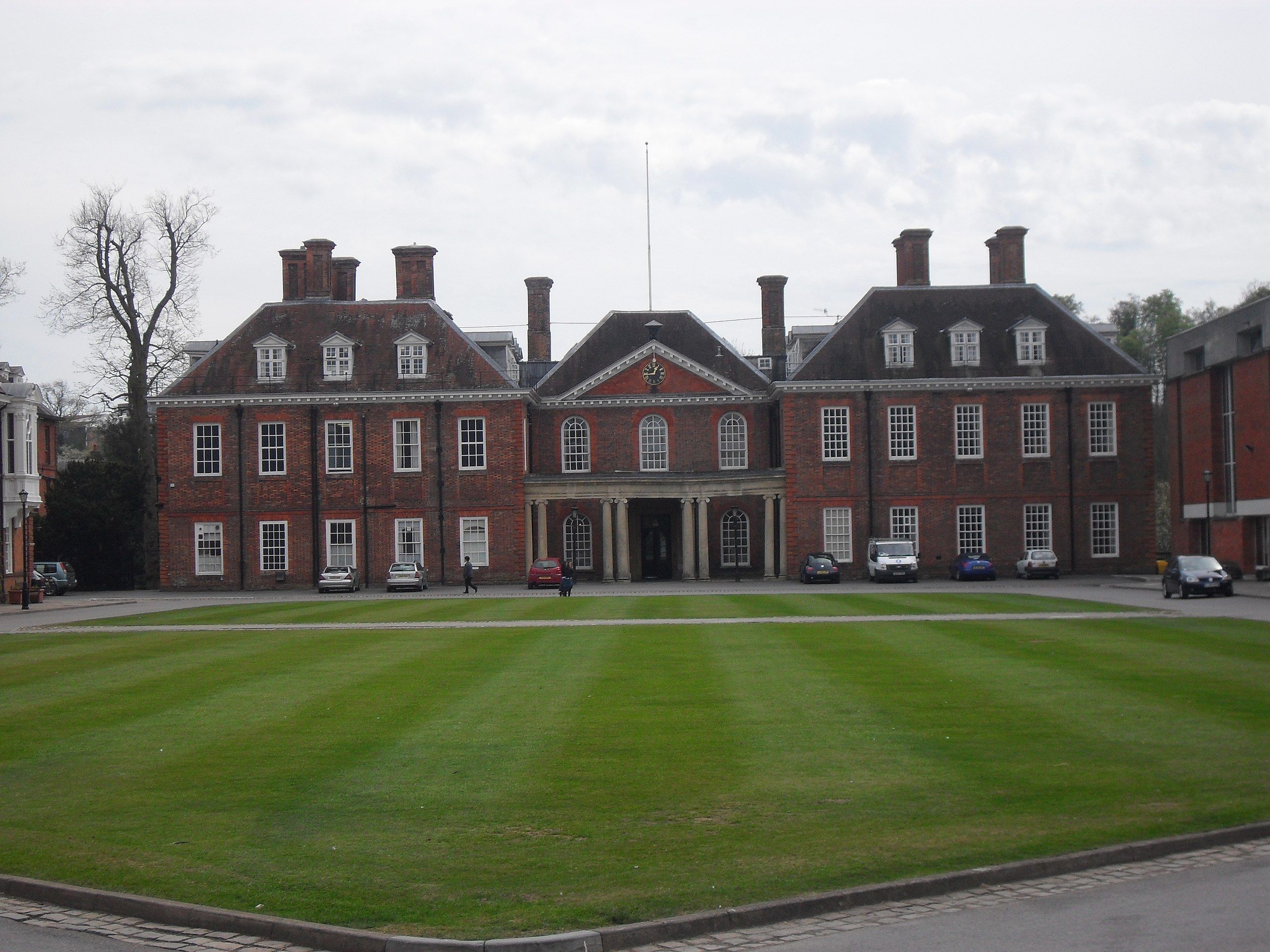 10 Most Beautiful Colleges In England