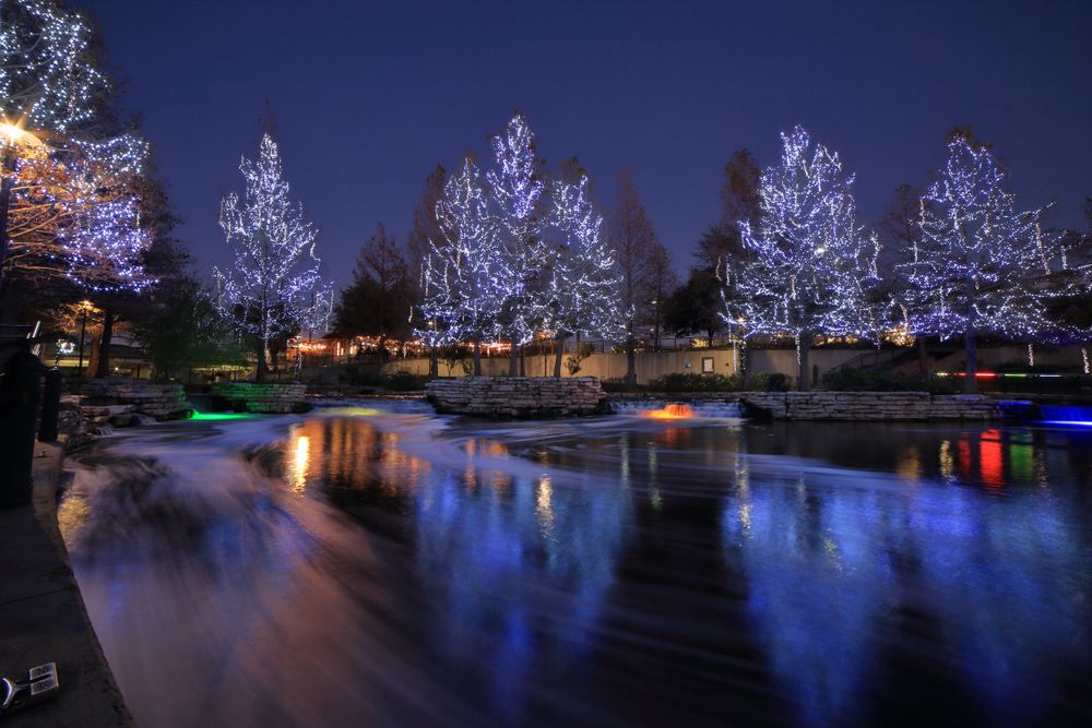 10 Family-Friendly Holiday Vacations Around The U.S. That Offer Kid ...