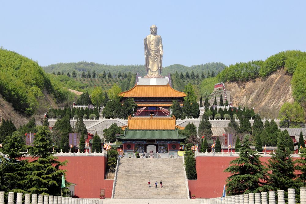 10 Colossal Statues Around The World Worth Having On Your Bucket List