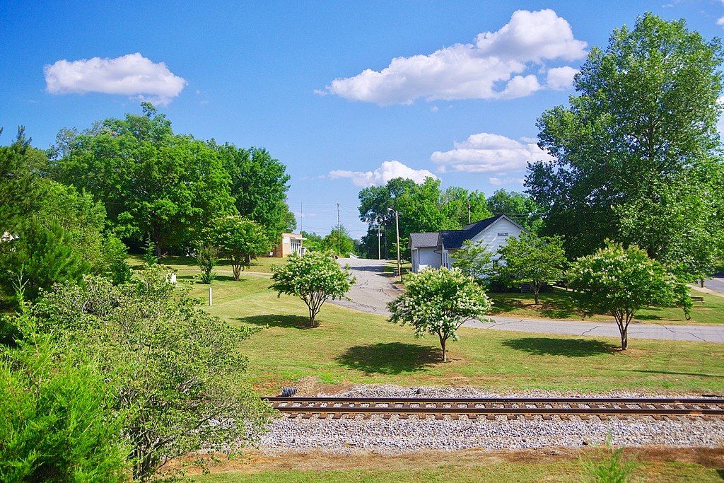 18 Charming Small Towns Just A Short Drive From Charlotte You Should Visit