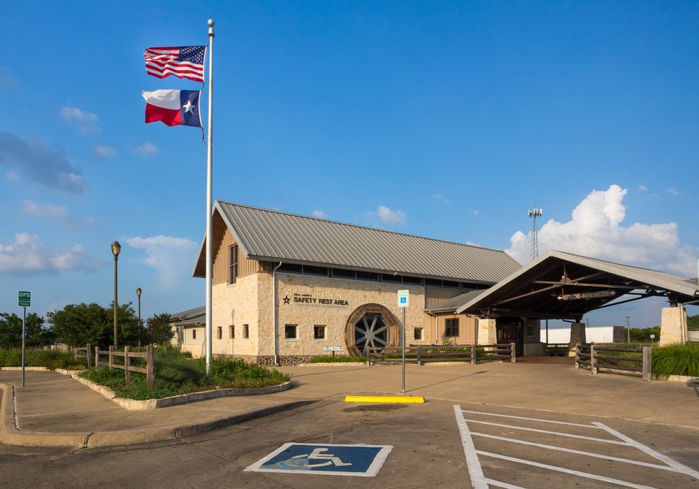 Underrated, But Scenic: 10 Small Towns In Texas That Are Great ...
