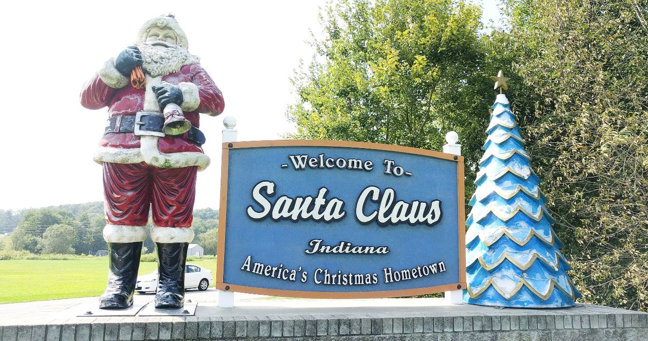 10 Charming US Small Towns For Traditional Holiday Festivities