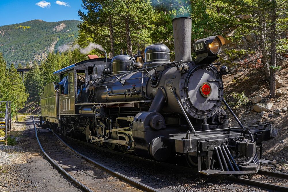 10 Scenic Train Trips In The US That Cost $100 (Or Less)