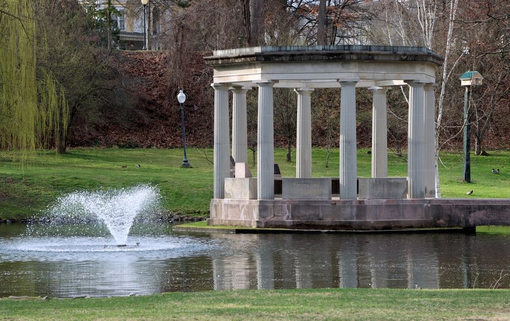 10 Natural Springs In New York You Can Reach By Hiking