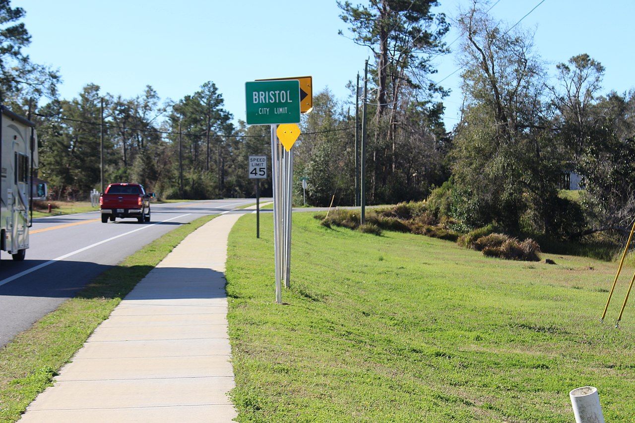 10 Small Towns In Florida That Are Near Scenic Natural Wonders