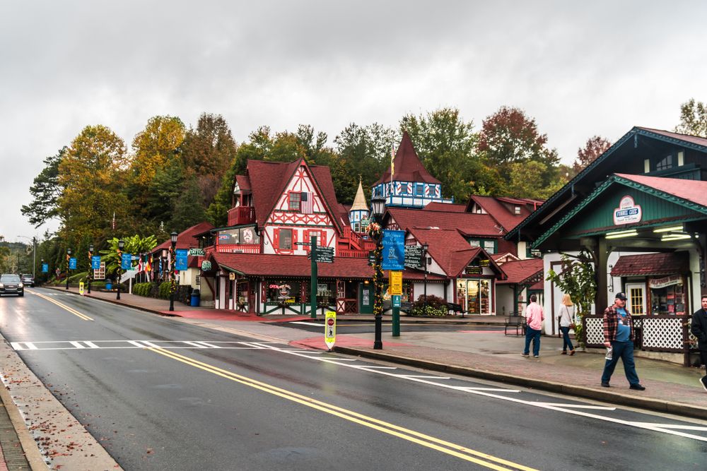 10 Scenic Towns In The Blue Ridge Mountains Worth The Visit