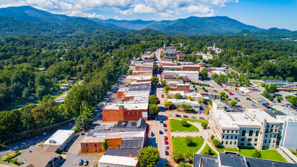 10 Affordable Towns To Retire In The Blue Ridge Mountains