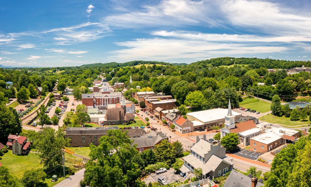 10 Scenic Towns In The Blue Ridge Mountains Worth The Visit