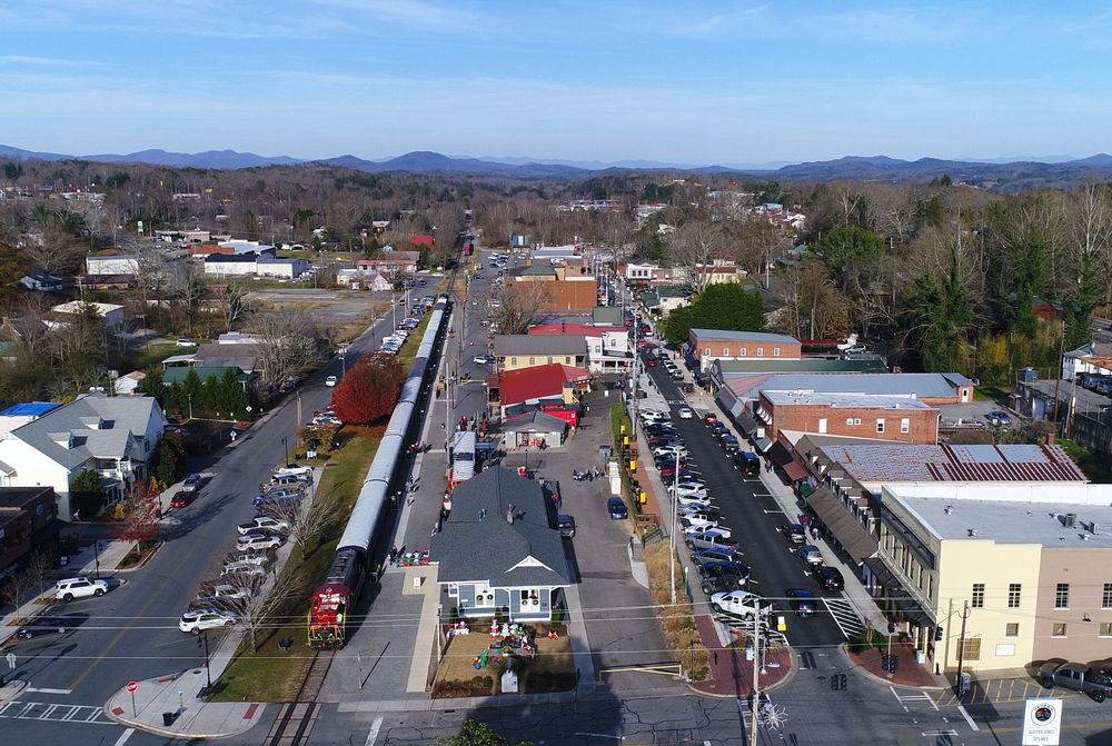 10 Scenic Towns In The Blue Ridge Mountains Worth The Visit