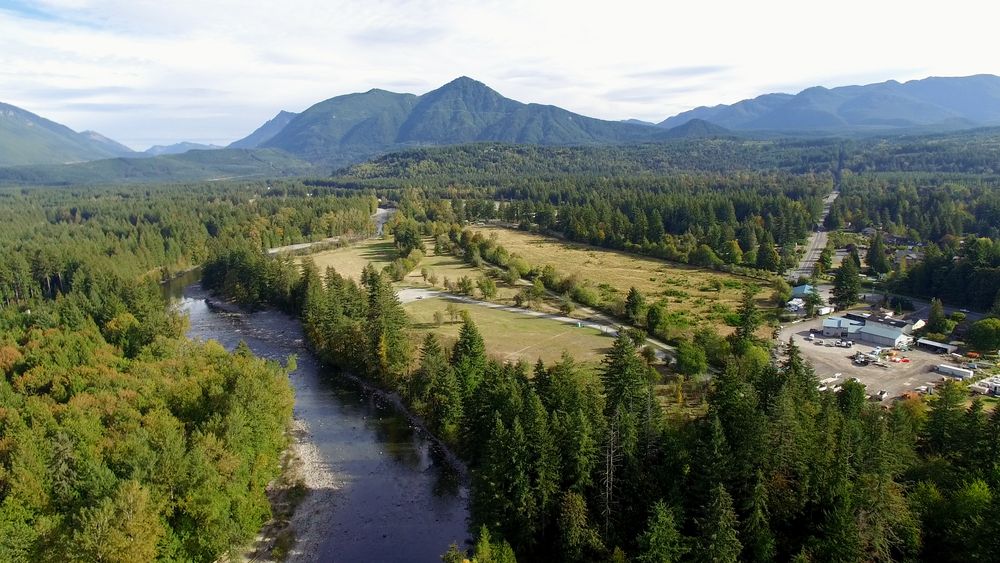 10 Small Towns To Live In With Beautiful Hiking Trails
