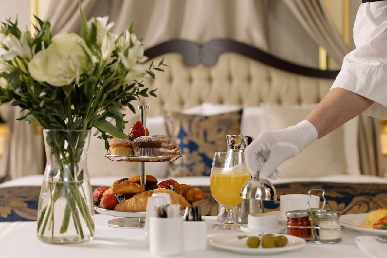 7 Ways To Stay In Hotels For Free