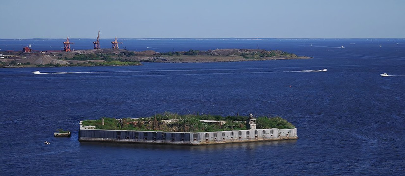America's Abandoned Artificial Island Fort Is Entirely Off Limits