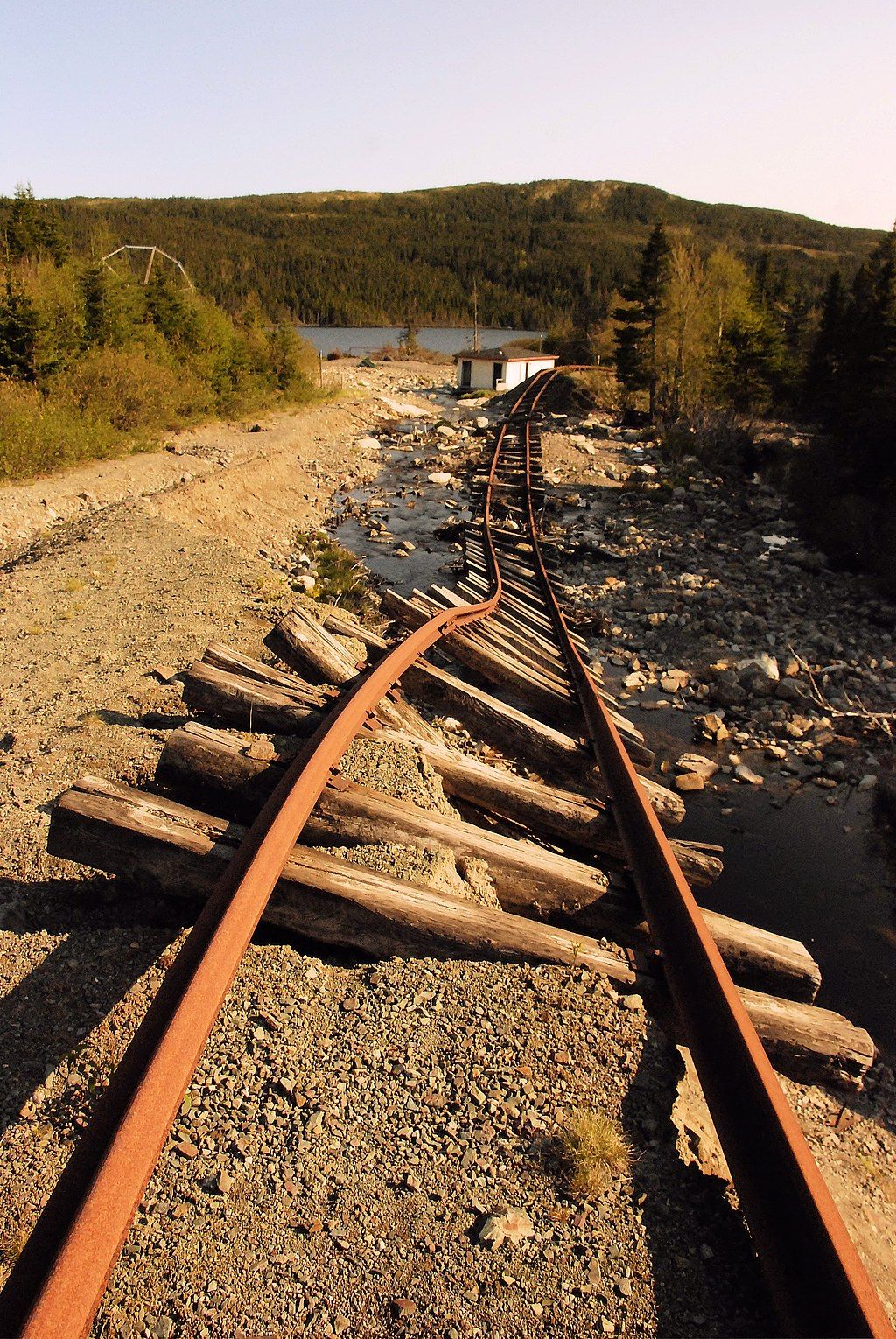 7 Cities Home To Abandoned Amusement Parks In Canada