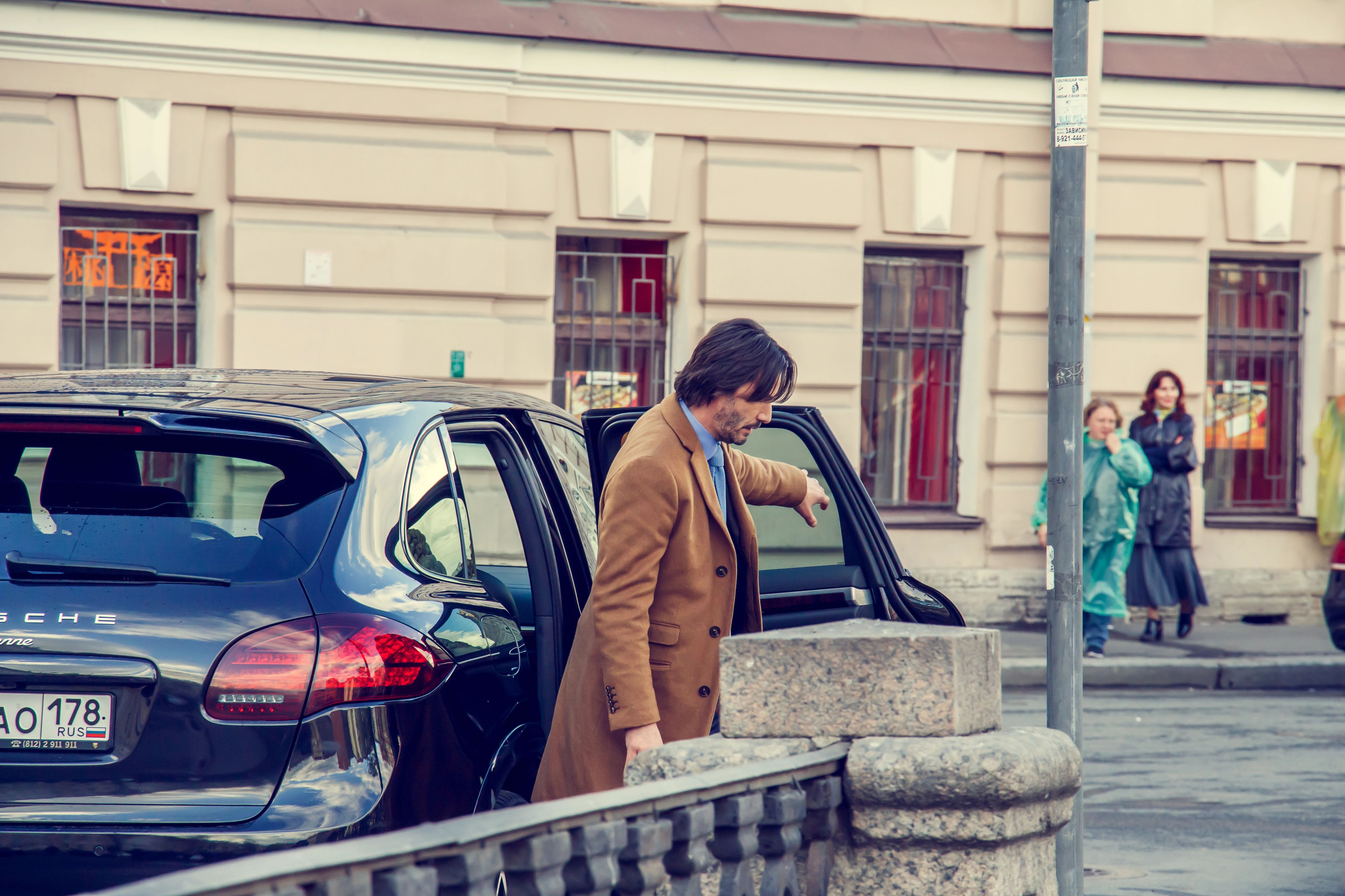 After An 8-Hour Flight Between London And New York, Keanu Reeves Once ...