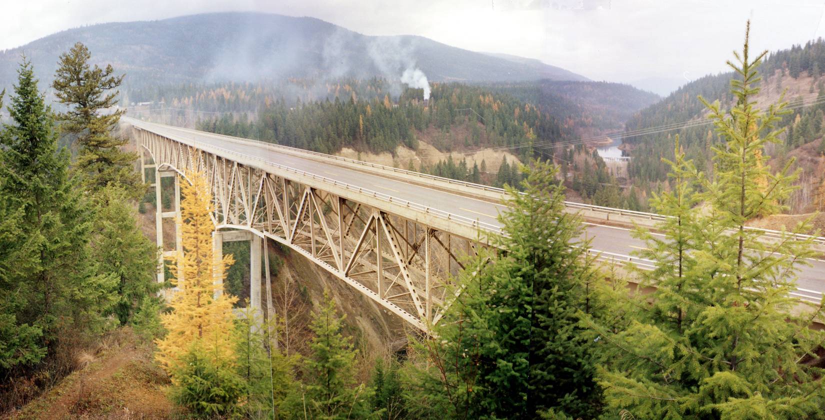 10 American States That Border Canada (& How To Cross)
