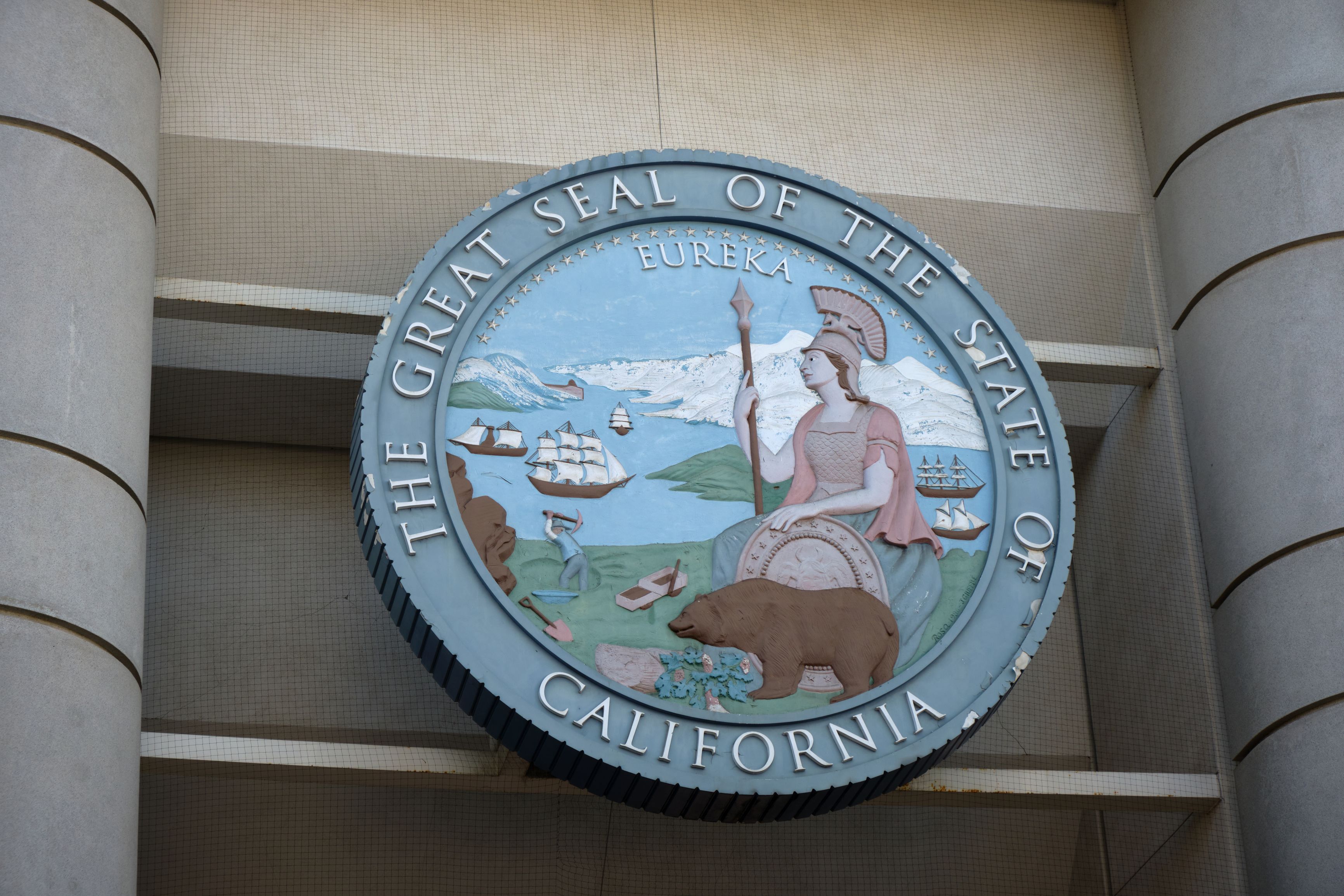 California - Flags & Symbols | TheTravel