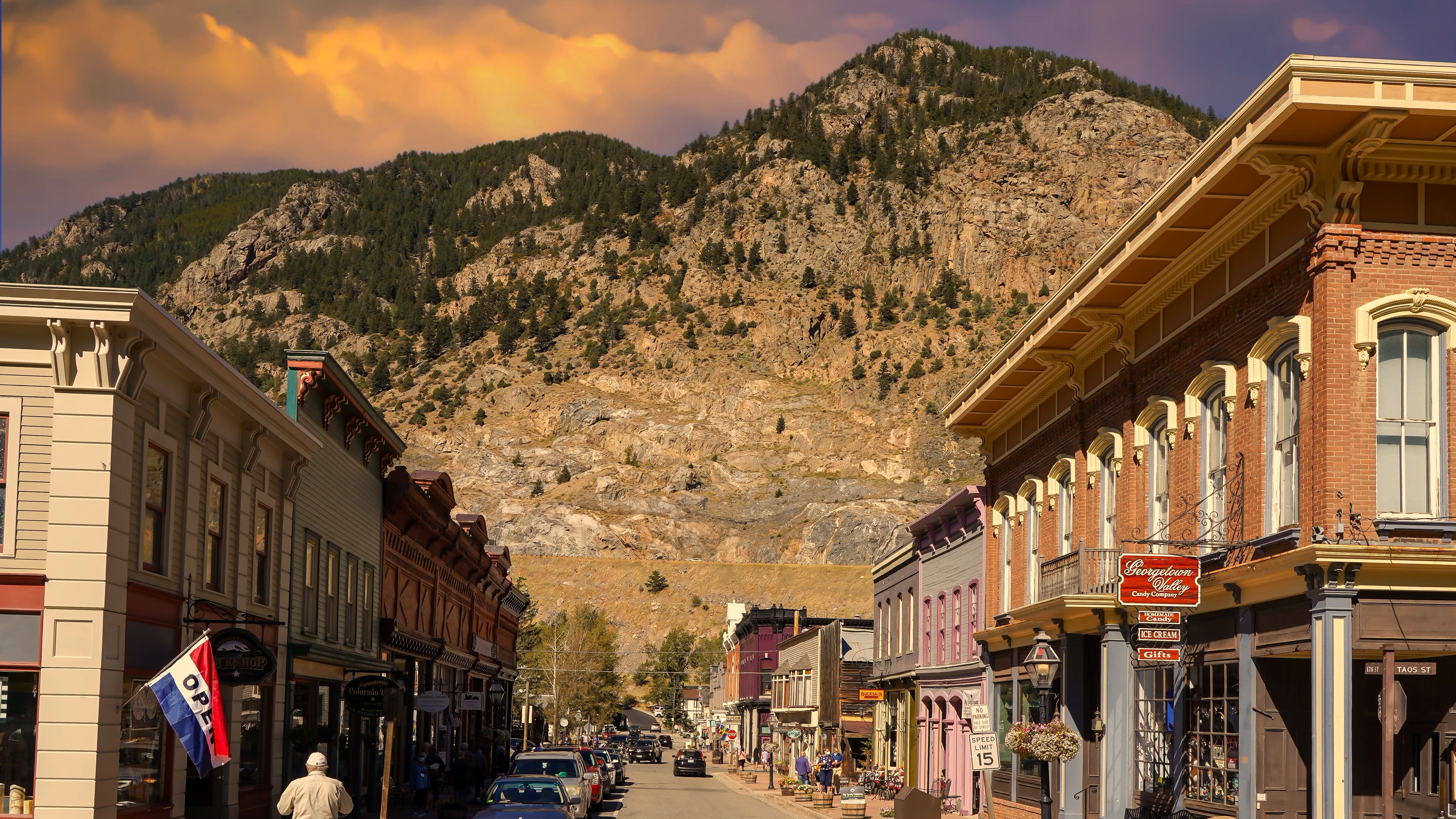 7 Darling Small Towns In Colorado