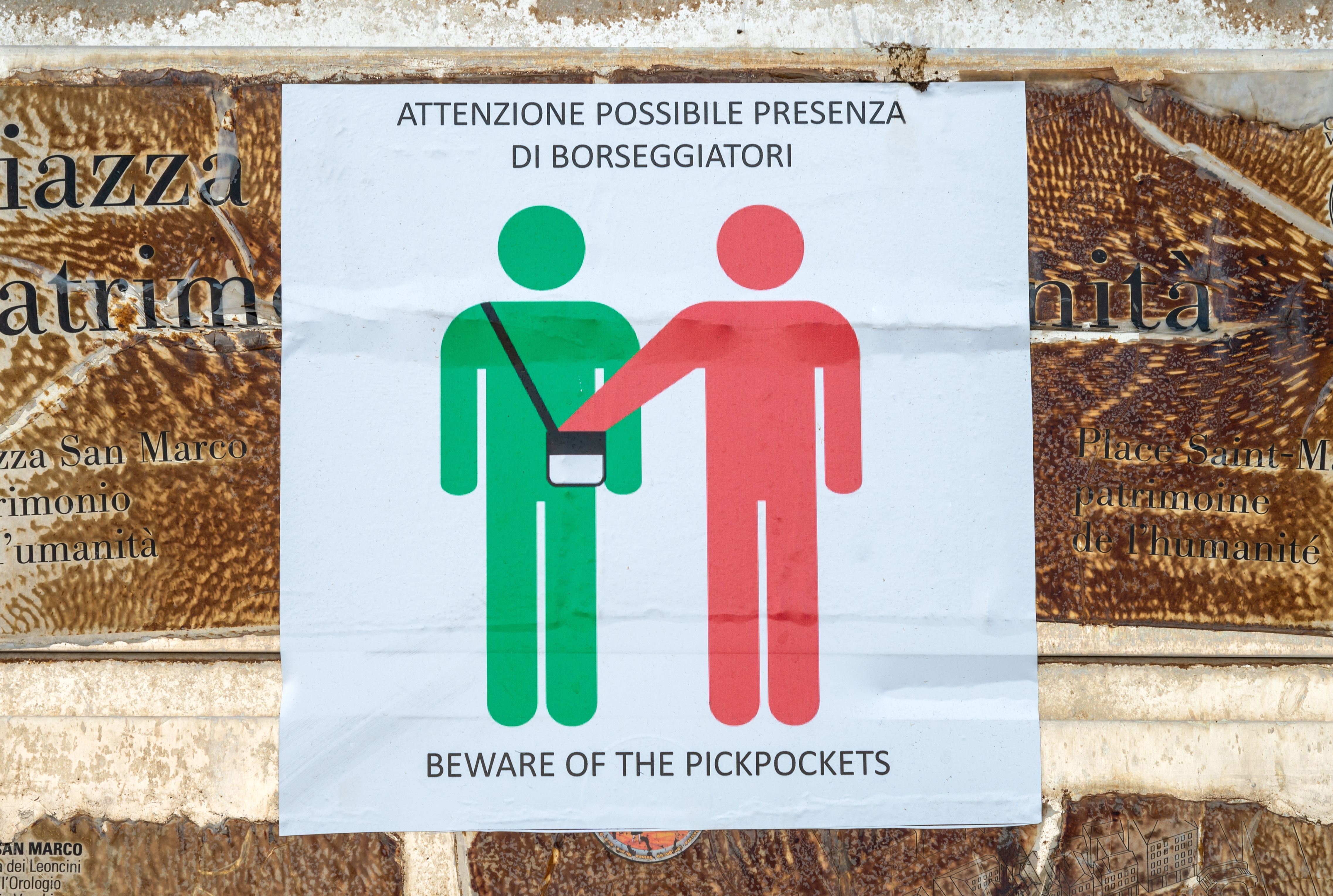 Venetian, Female Crimefighter Aids Tourists in Italy by Alerting Them to Pickpocketers Nearby