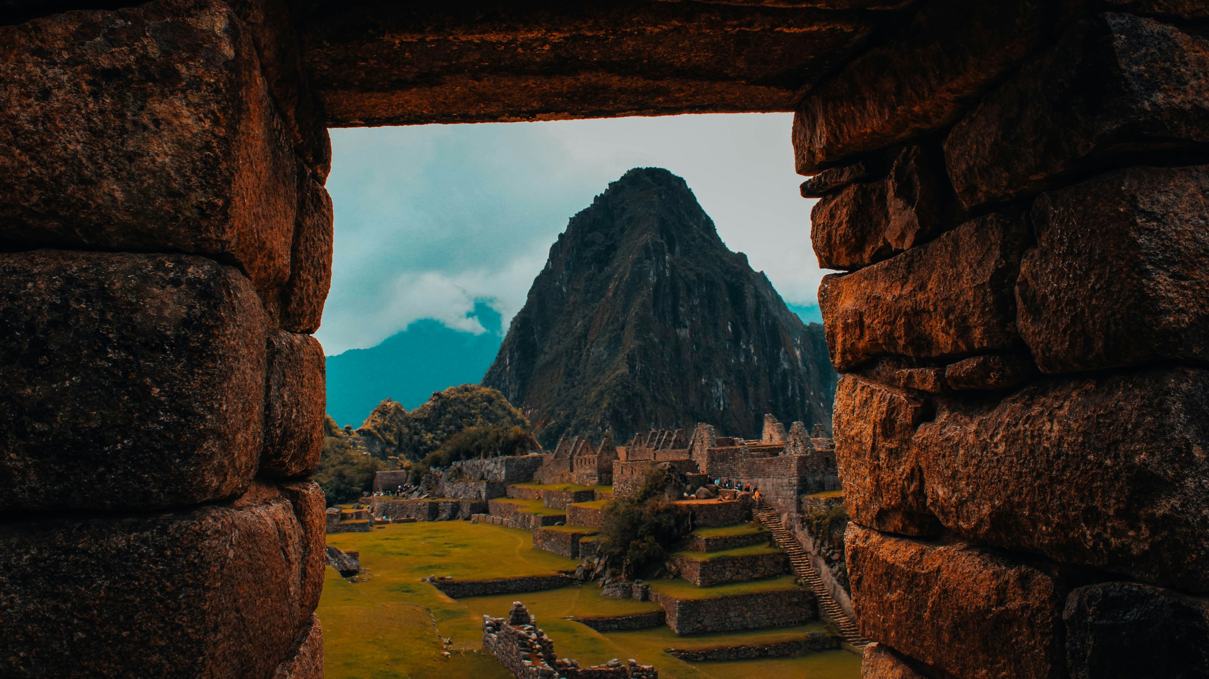 The 10 Best Places To Get A Chicago Dog, Ranked