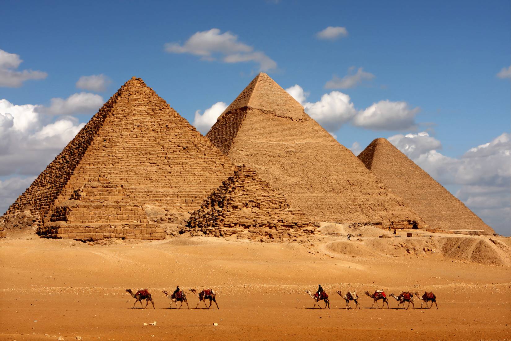 Scientists Are At War Over Giant Underground Structures Beneath Egypt's ...