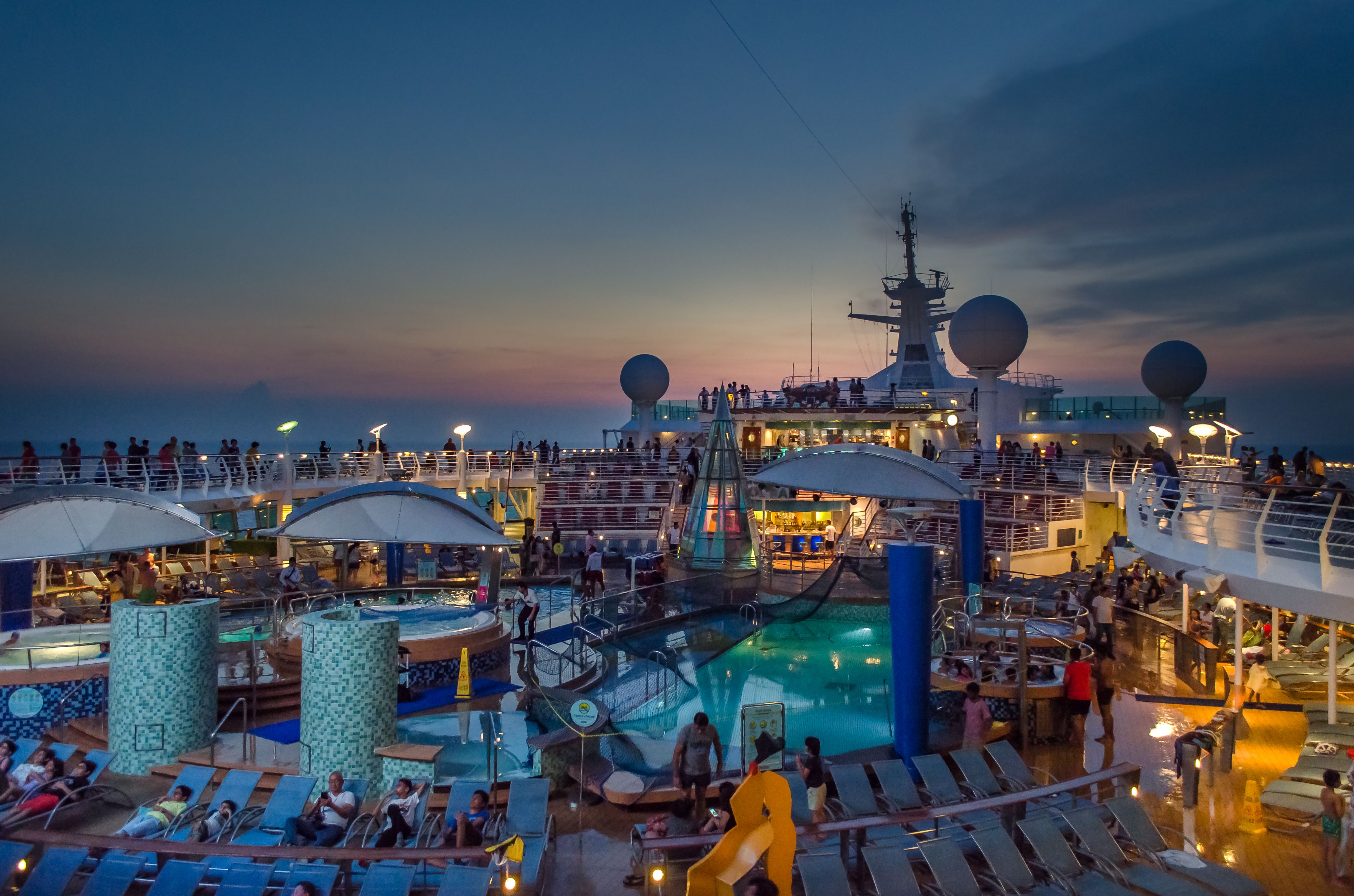 Royal Caribbean Praised After Setting Different Age Restrictions For ...