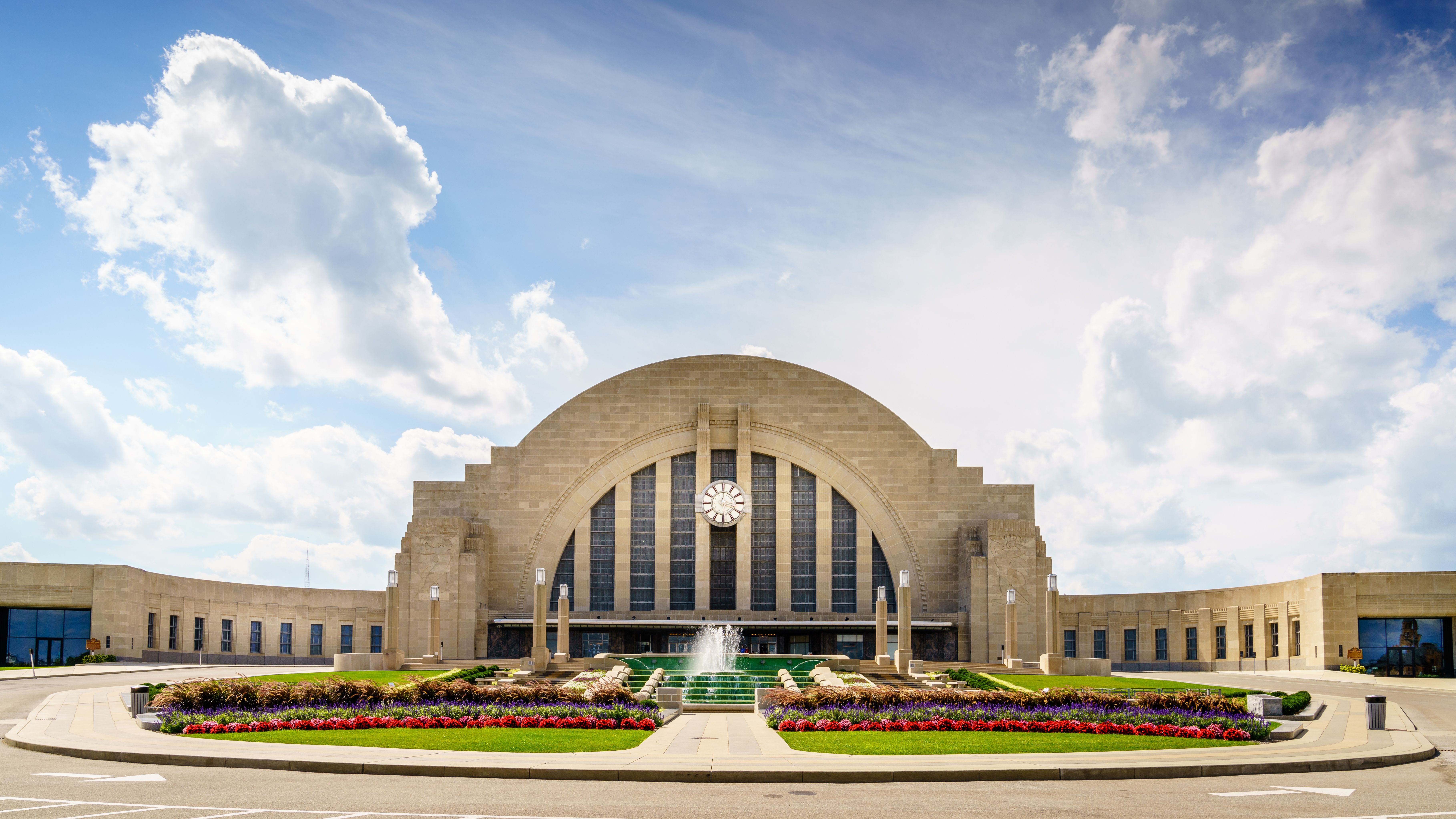 This Midwest City Could Become A Hub For Two New Long-Distance Amtrak ...