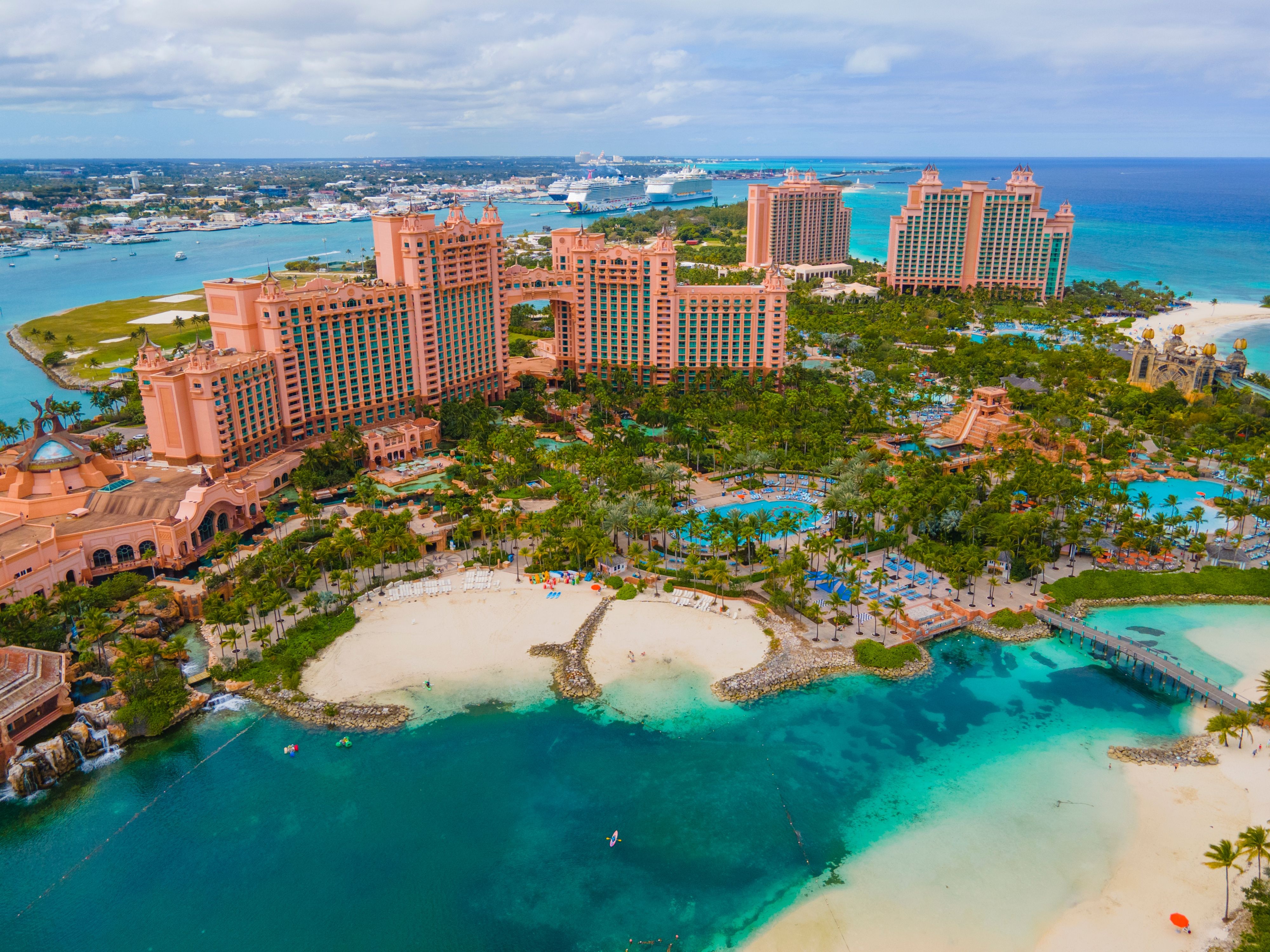 American Tourist Found Dead on Beach of Popular Atlantis Paradise Island Bahamas Resort: Family ...