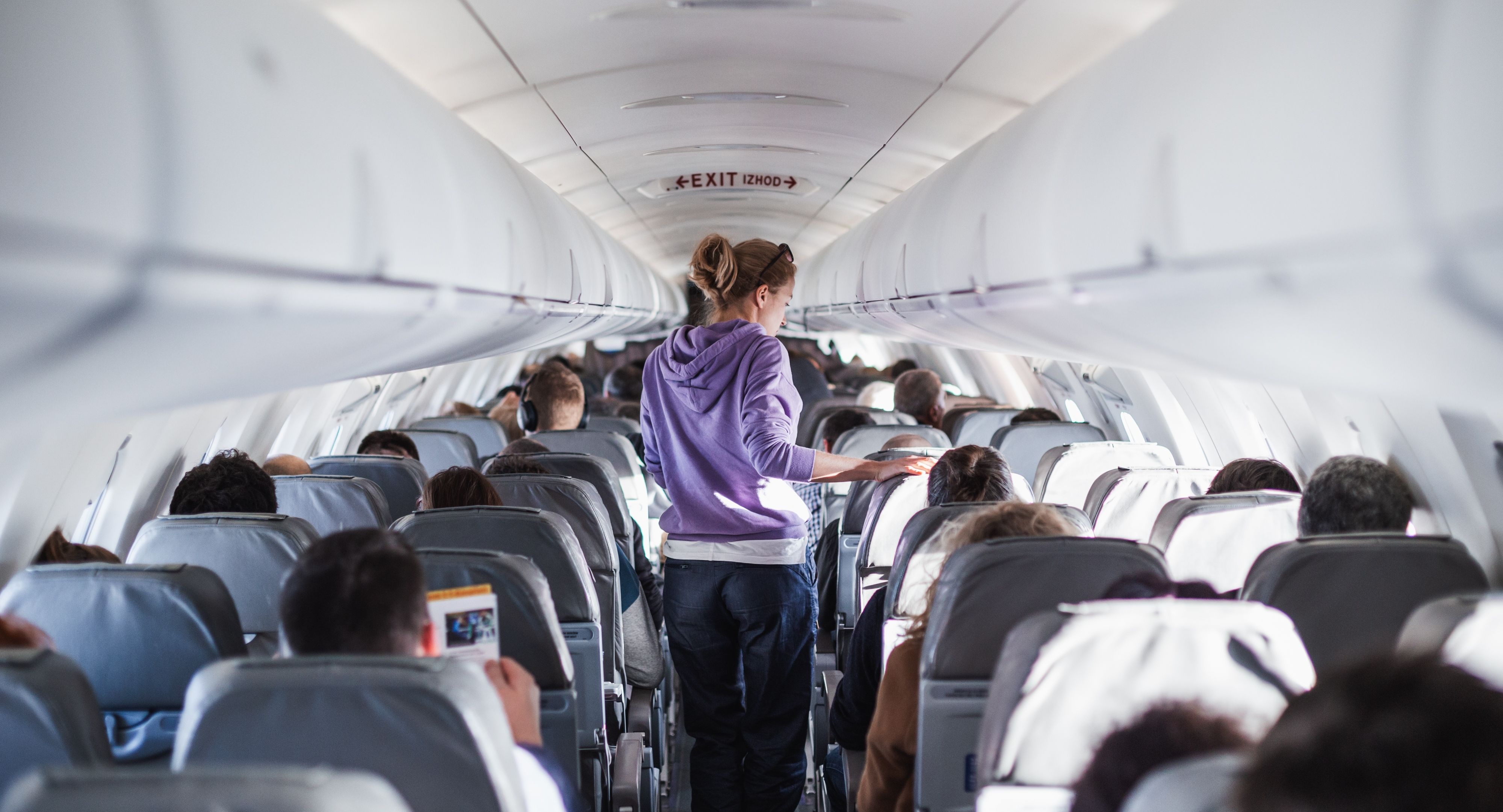 This Country Is Now Fining 'Aisle Lice' Passengers Who Rush To Get Off ...
